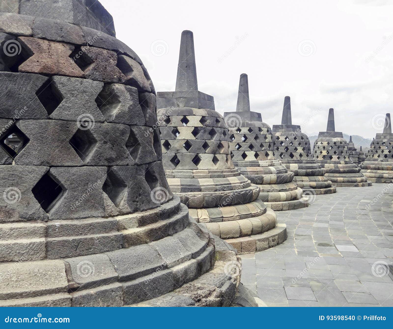 Borobudur in Java stockfoto. Bild von bügel, besichtigung - 93598540