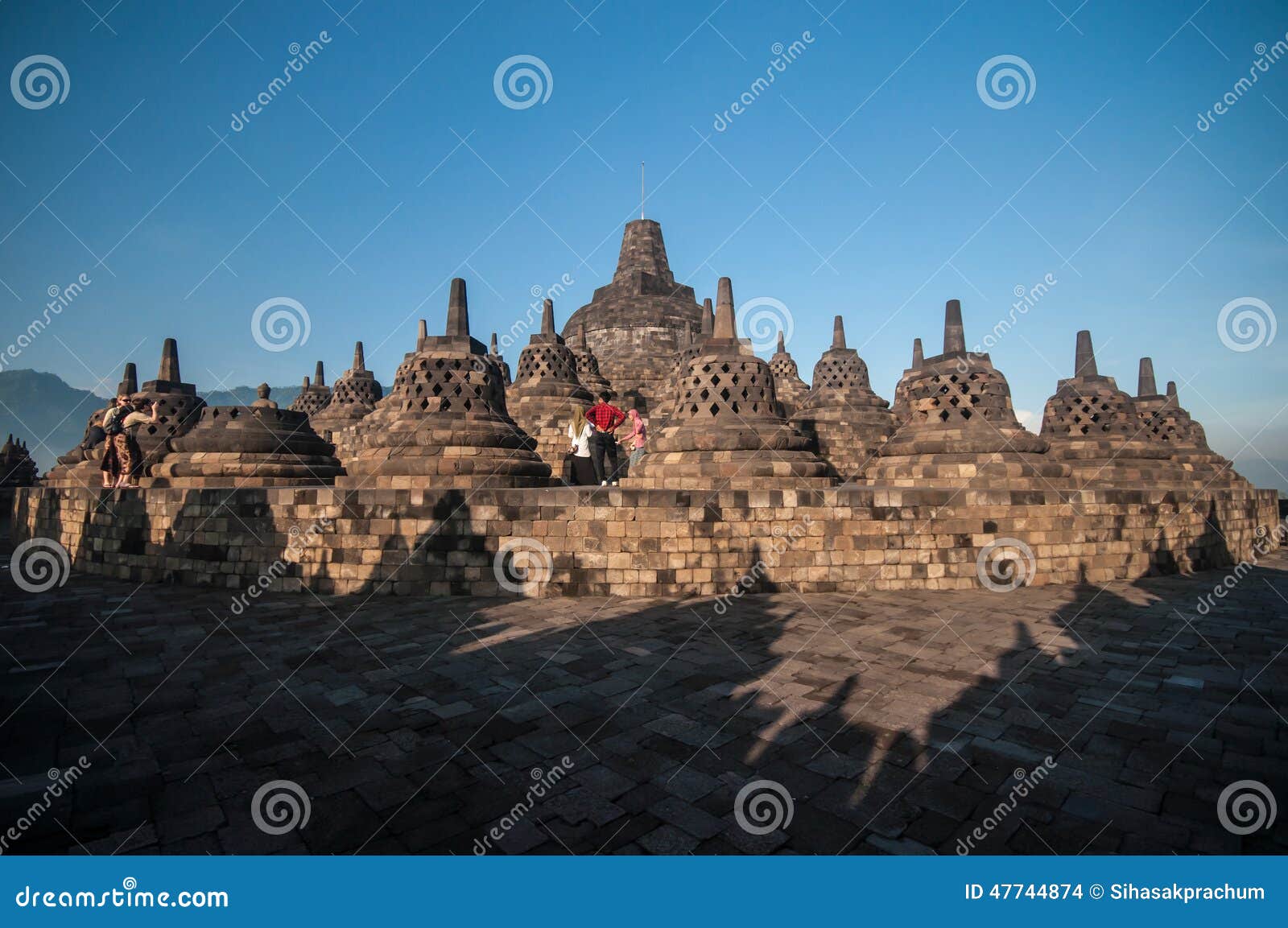 Borobudur Tempel redaktionelles stockbild. Bild von borobudur - 47744874