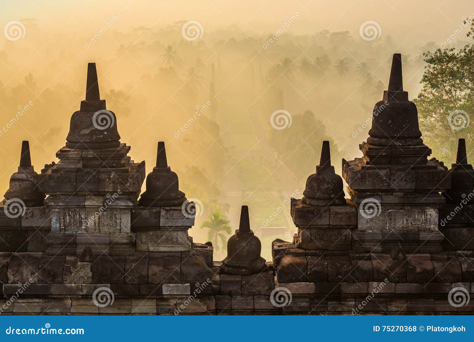 Borobudur-Tempel, Yogyakarta, Java, Indonesien Stockfoto - Bild von ...