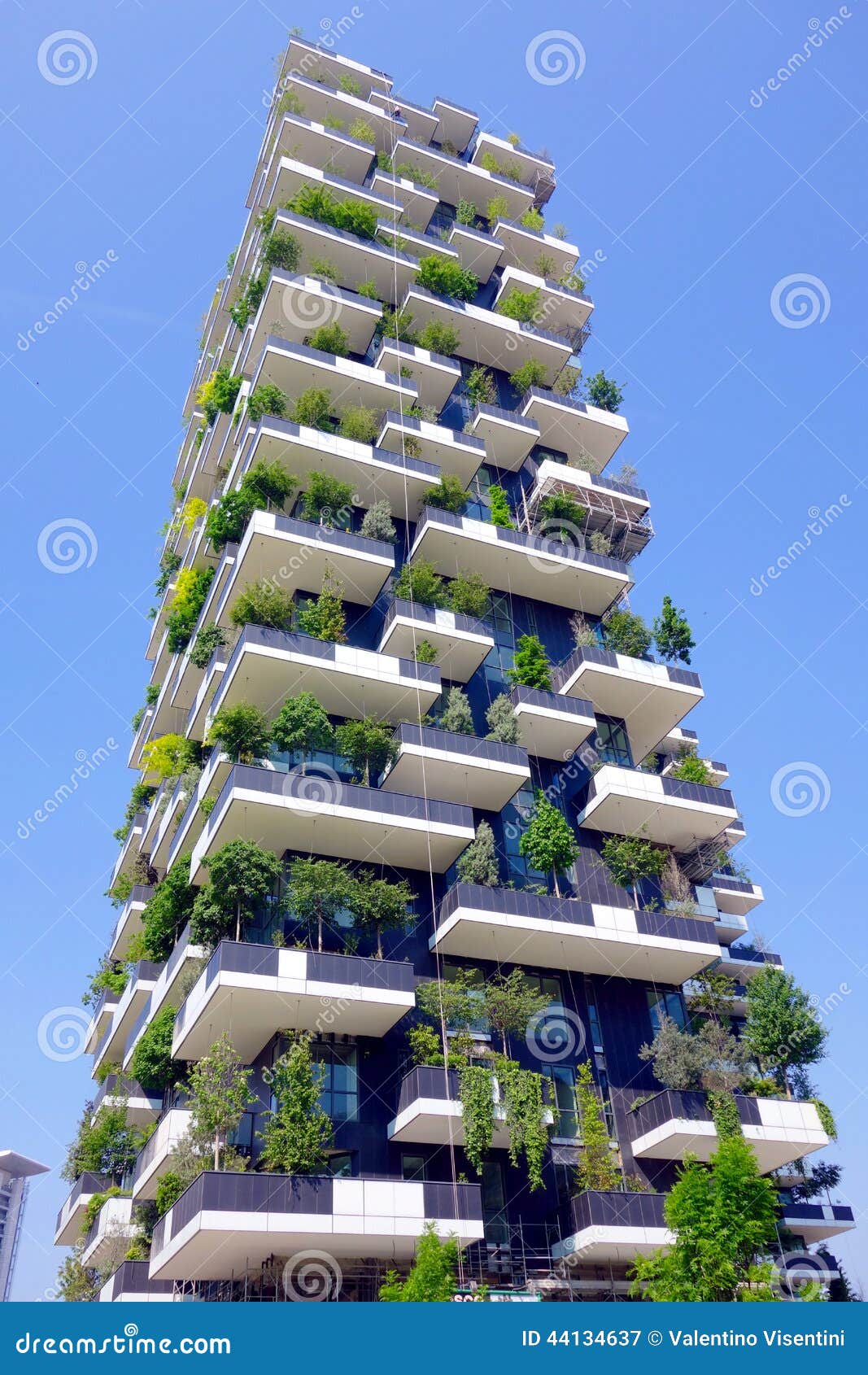 Bosco Verticale Editorial Photo | CartoonDealer.com #216090031