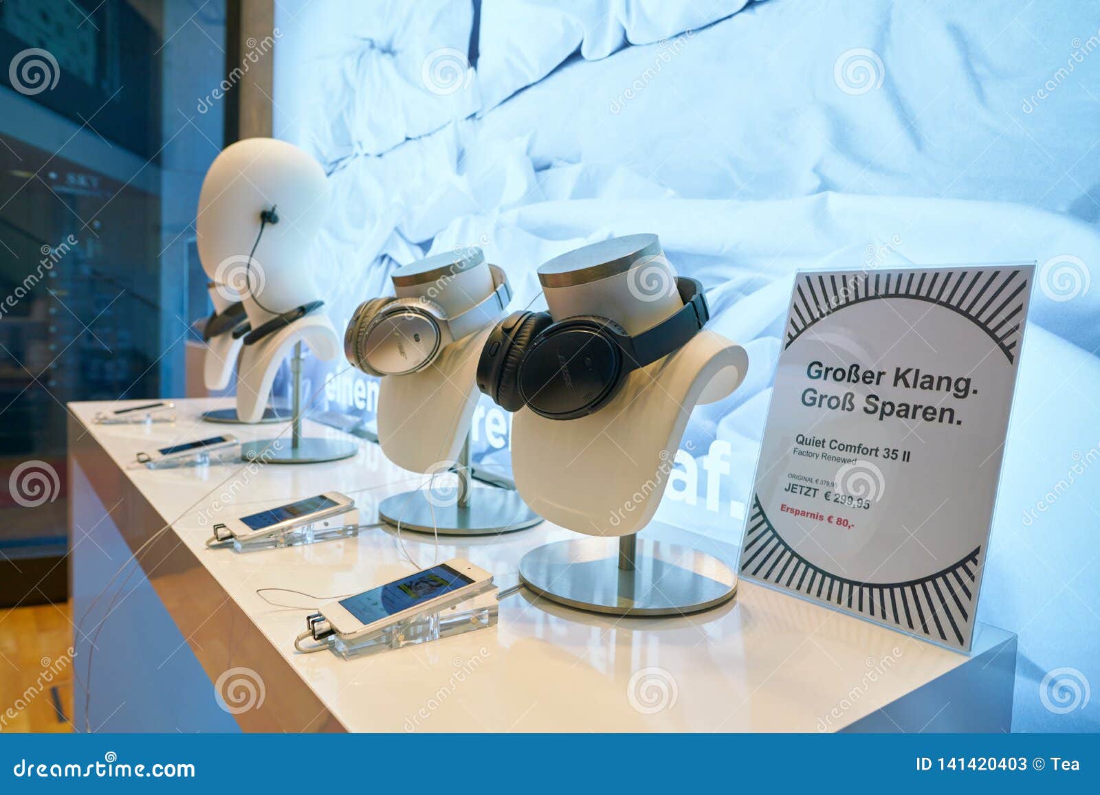 Bose editorial stock photo. Image of headphones, business - 141420403