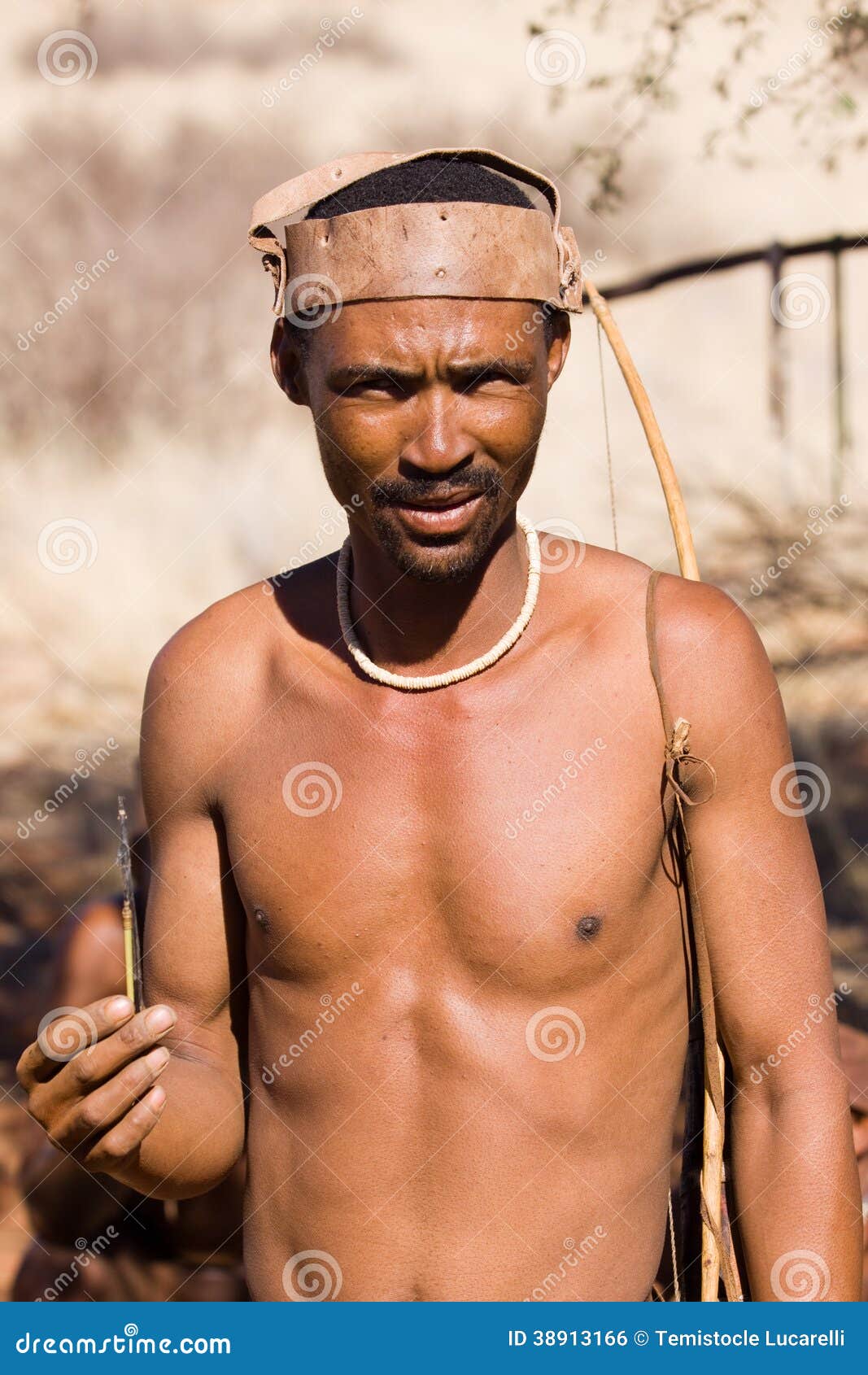 Bosjesman redactionele foto. Image of origineel, nafta - 38913166