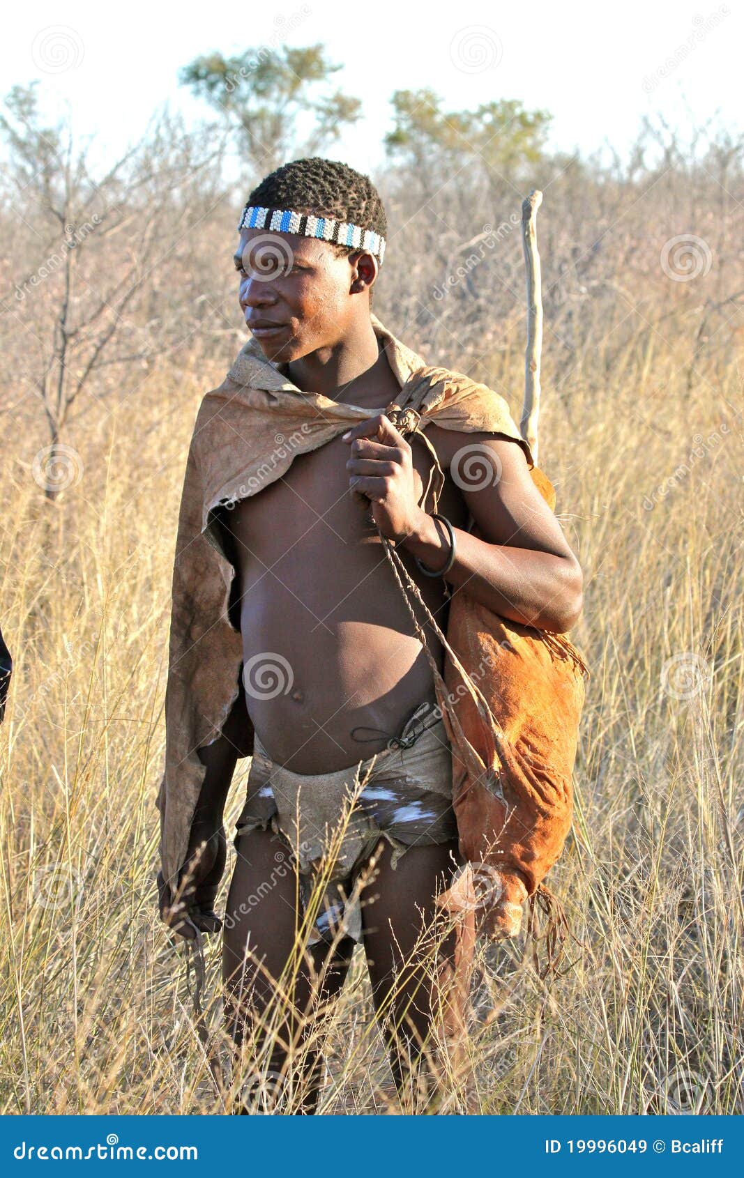 Bosjesman van Botswana redactionele stock afbeelding. Image of ...