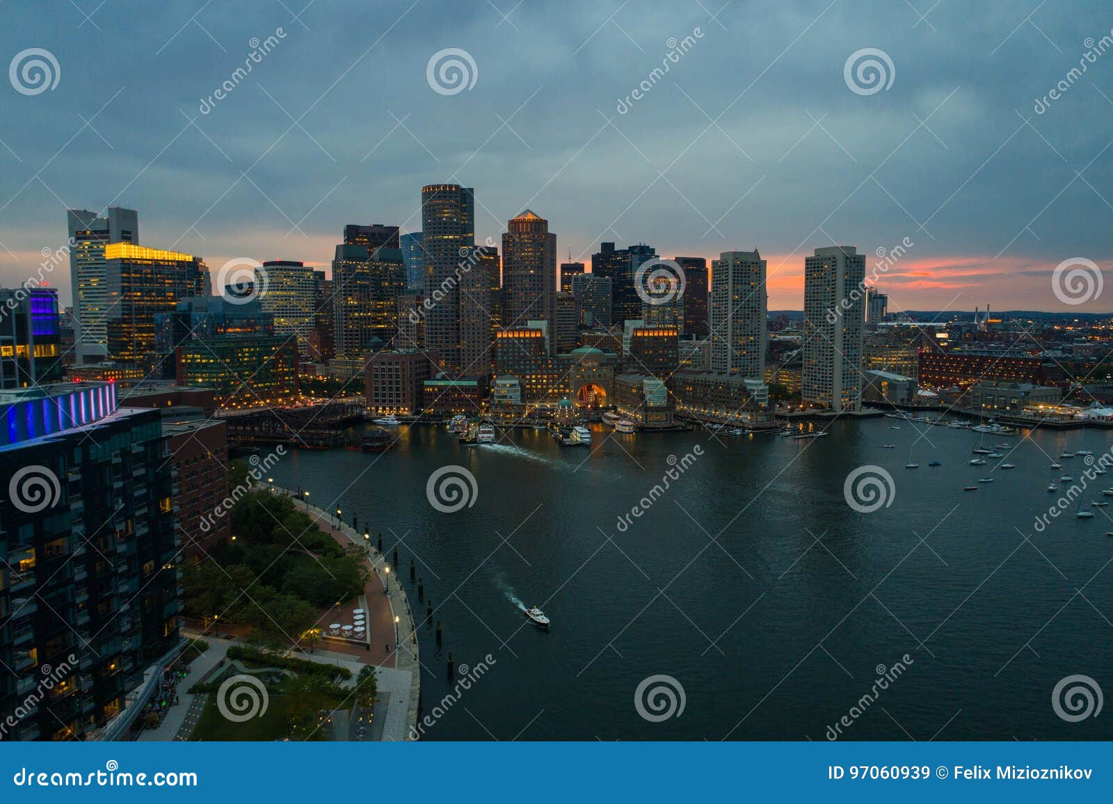 Boston del centro immagine stock. Immagine di lungomare - 97060939