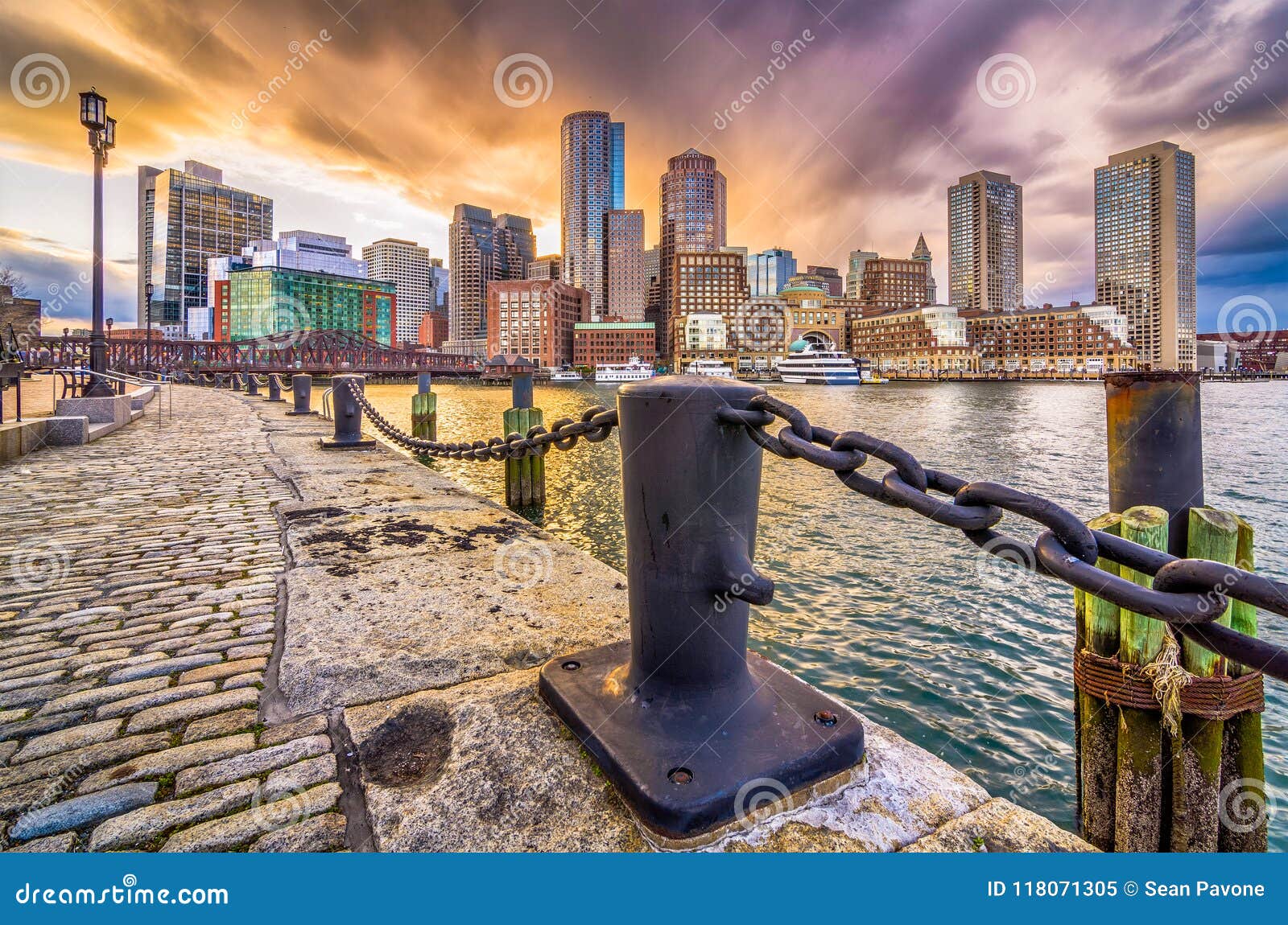 Boston, Massachusetts, Porto Dos EUA E Skyline Imagem de Stock - Imagem ...