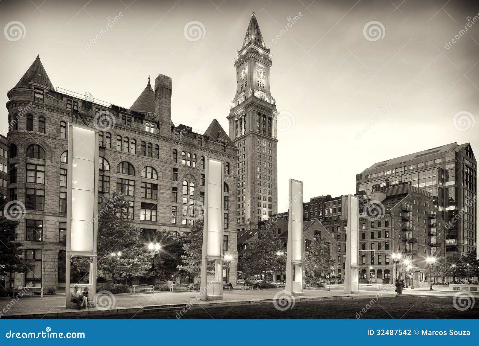 Boston Old Custom House editorial photography. Image of united - 32487542