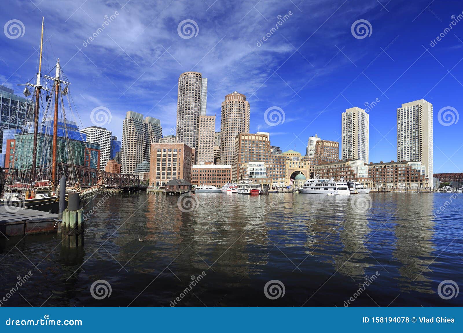 Boston Skyline with Skyscraper Reflections into the Ocean Editorial ...