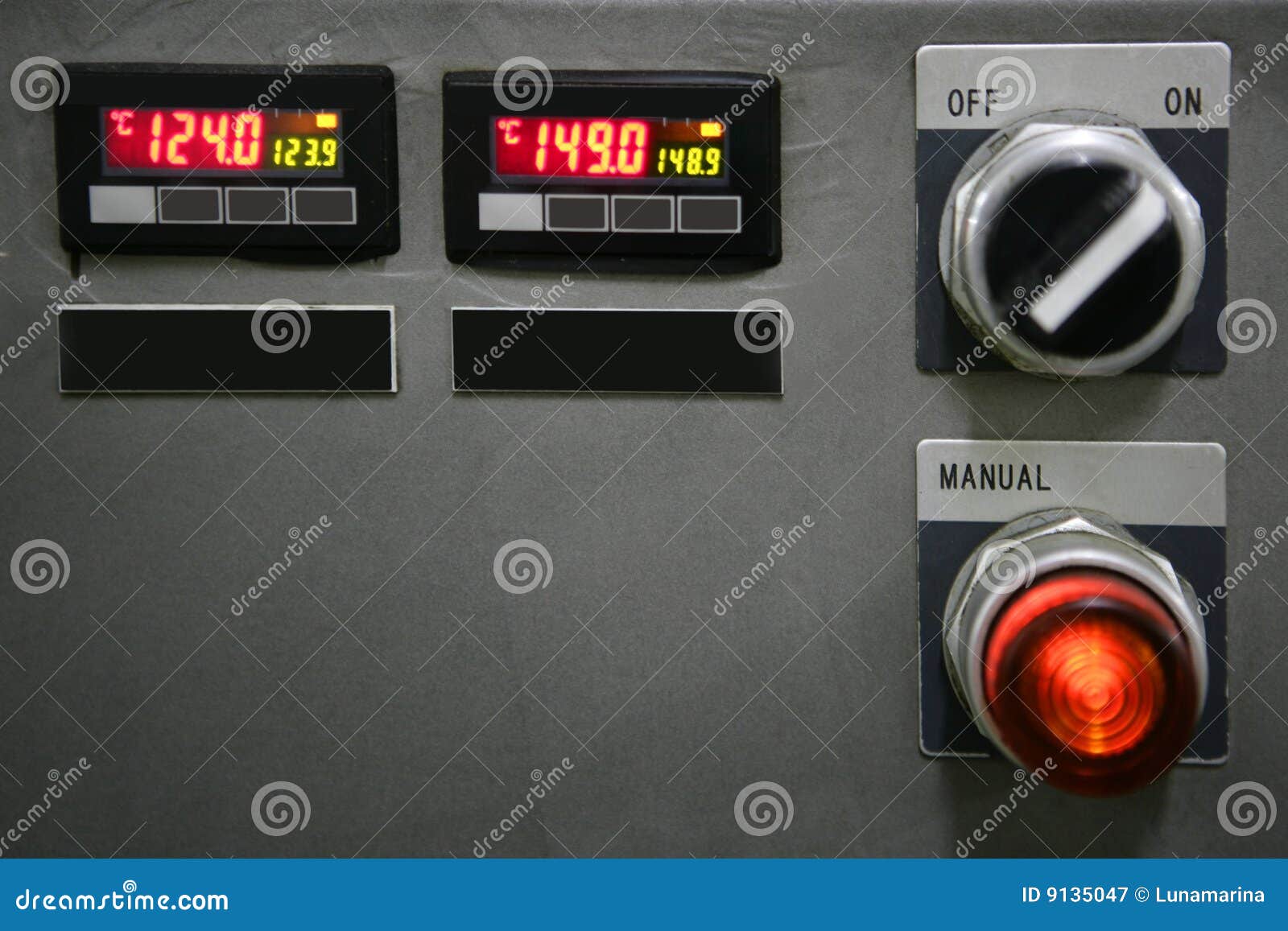 Botón Industrial De La Instalación Del Panel De Control Imagen de ...