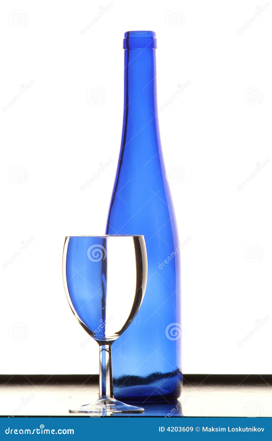 Botella azul imagen de archivo. Imagen de color, decorativo - 4203609