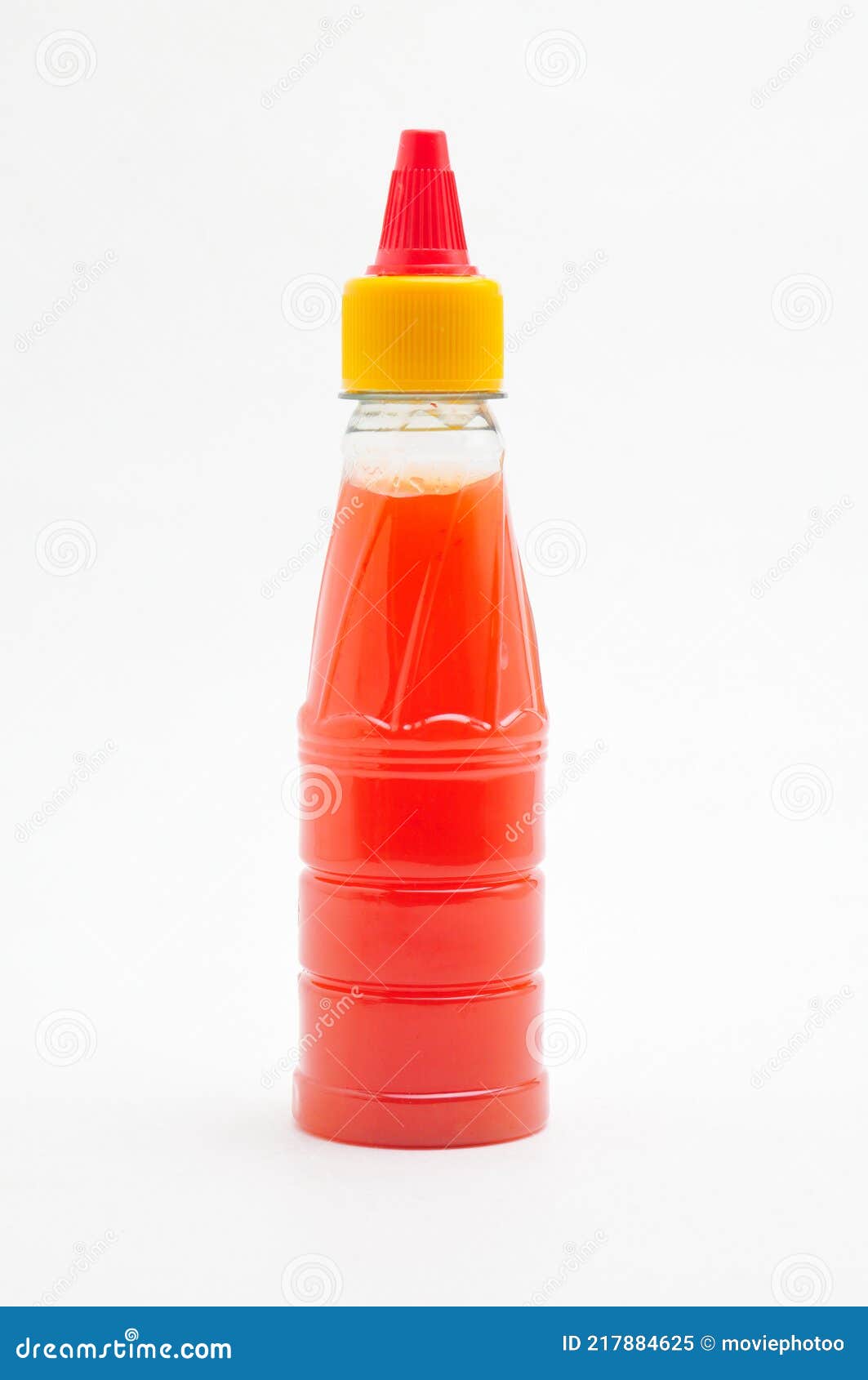 Botella De Chile Sobre Fondo Blanco Imagen de archivo - Imagen de ...