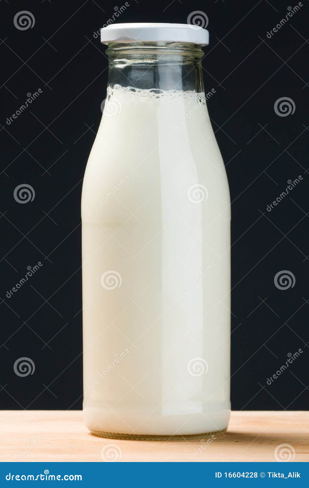 Botella de leche foto de archivo. Imagen de envase, sano - 16604228