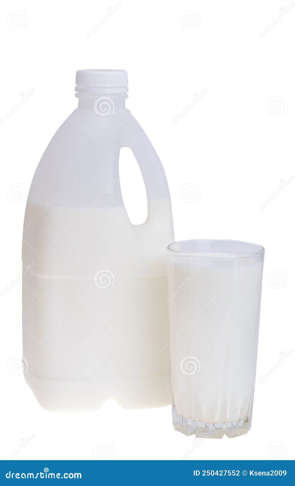 Botella de leche aislada foto de archivo. Imagen de alimento - 250427552