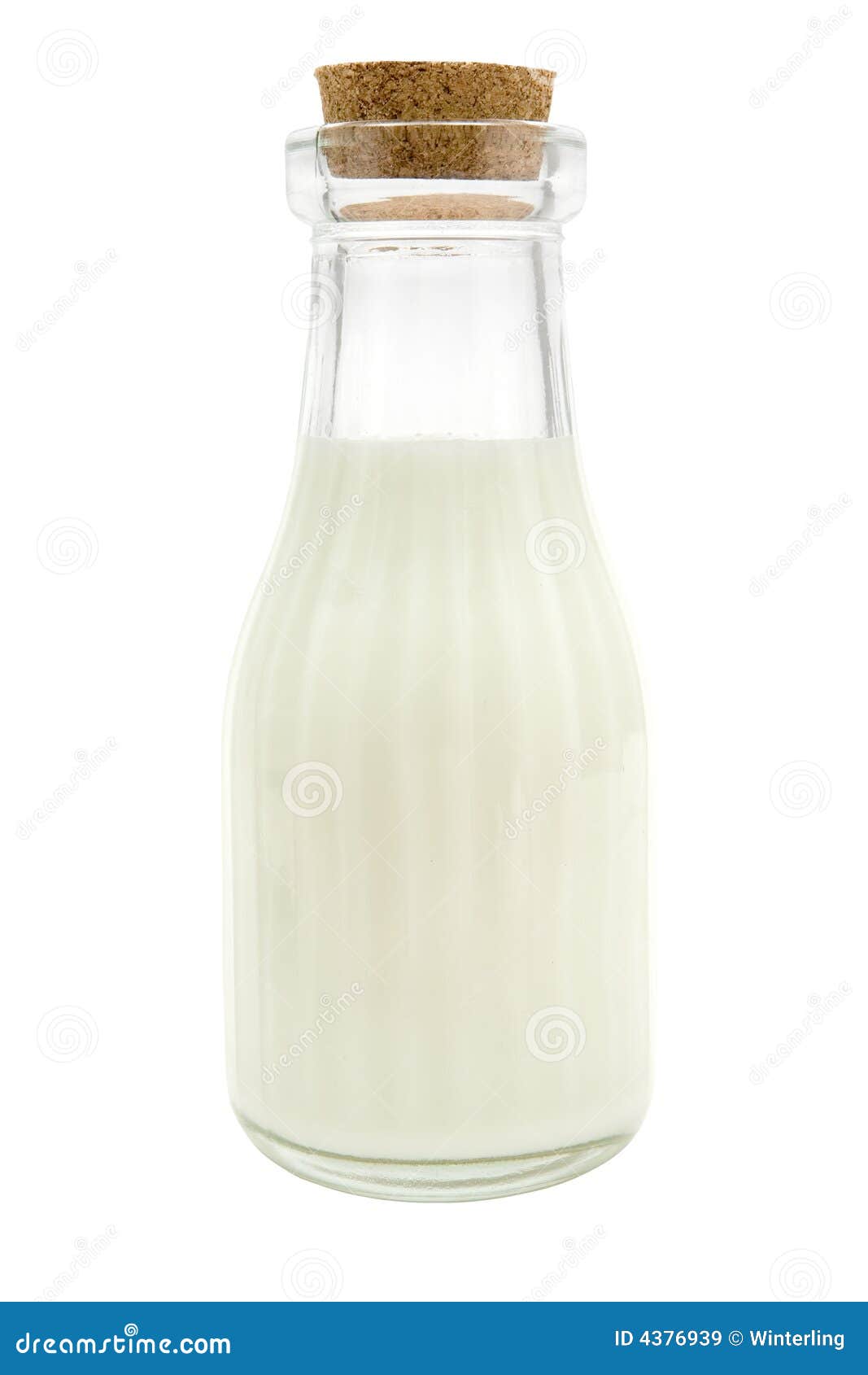 Botella de leche fresca imagen de archivo. Imagen de botellas - 4376939