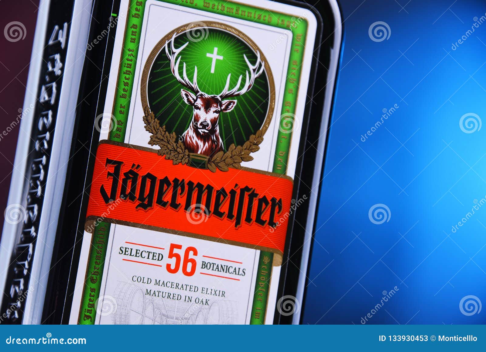 Botella De Licor Herbario De Jagermeister Foto de archivo editorial ...