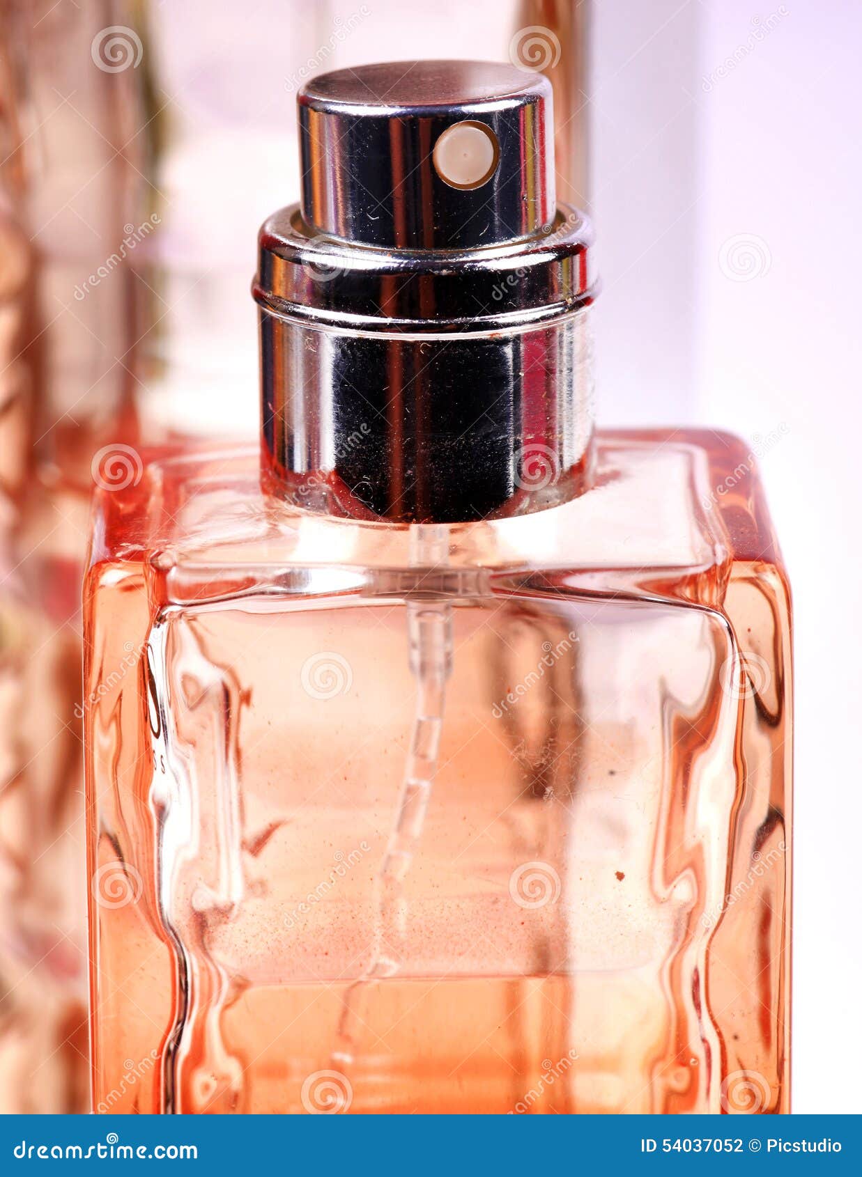 Botella de perfume foto de archivo. Imagen de olor, rociador - 54037052