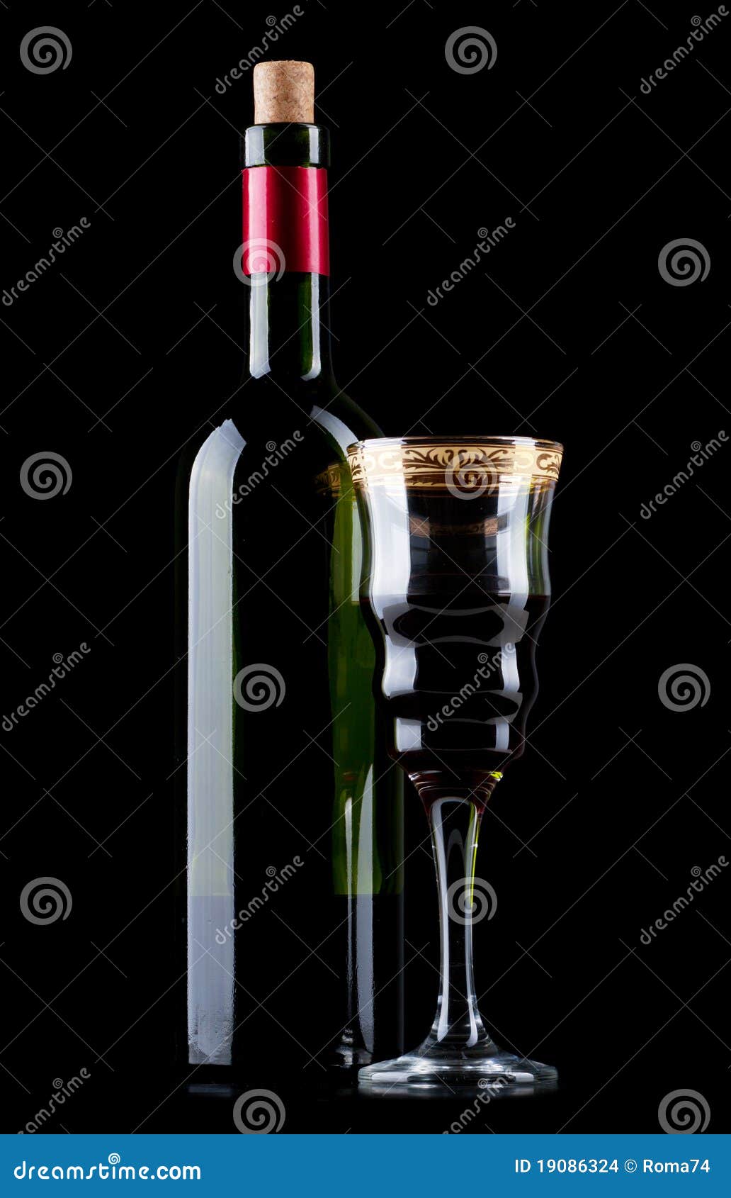 Botella de vino y copa foto de archivo. Imagen de botella - 19086324