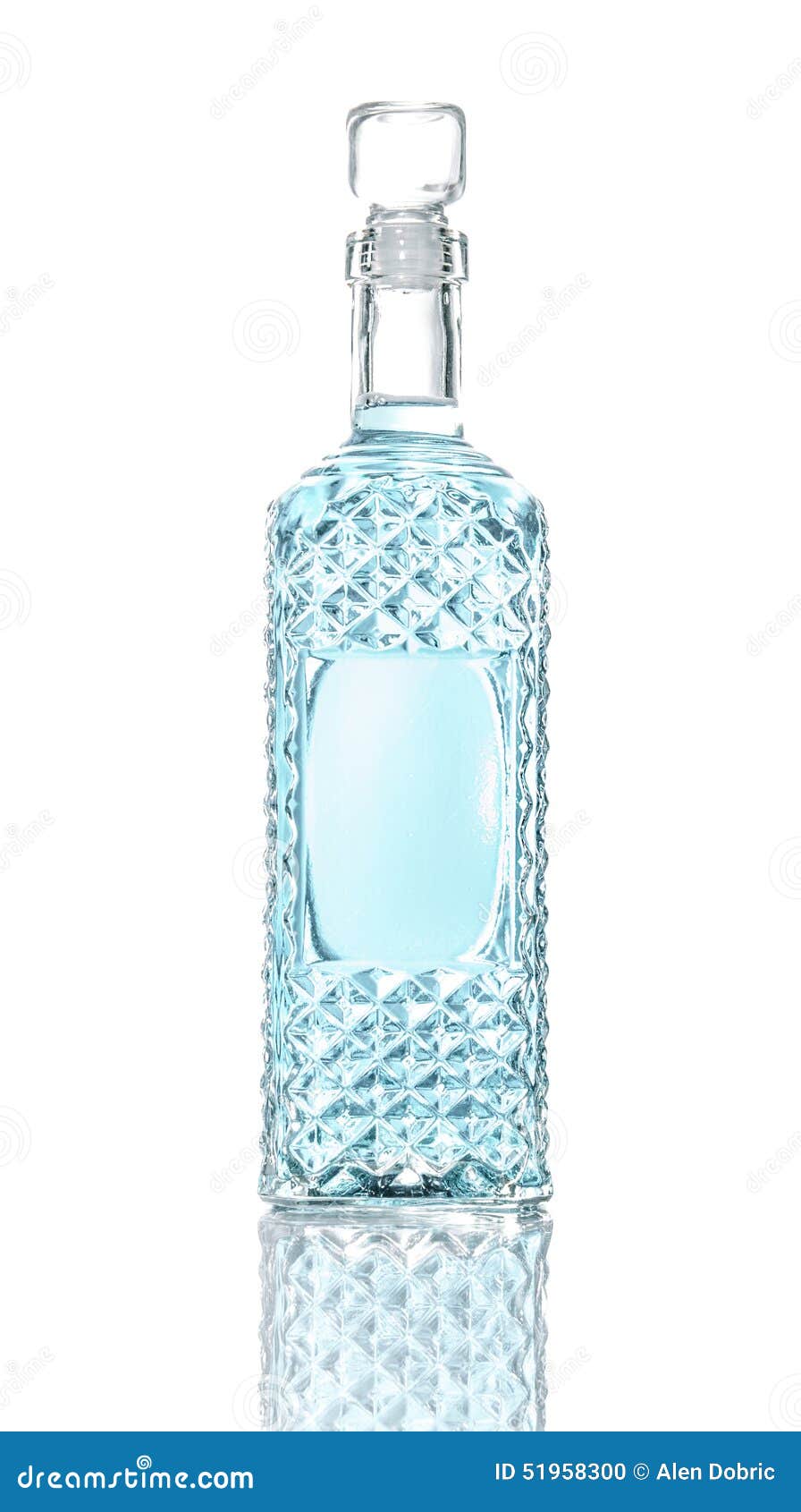 Botella De Vodka, Aislada En El Fondo Blanco Foto de archivo - Imagen ...