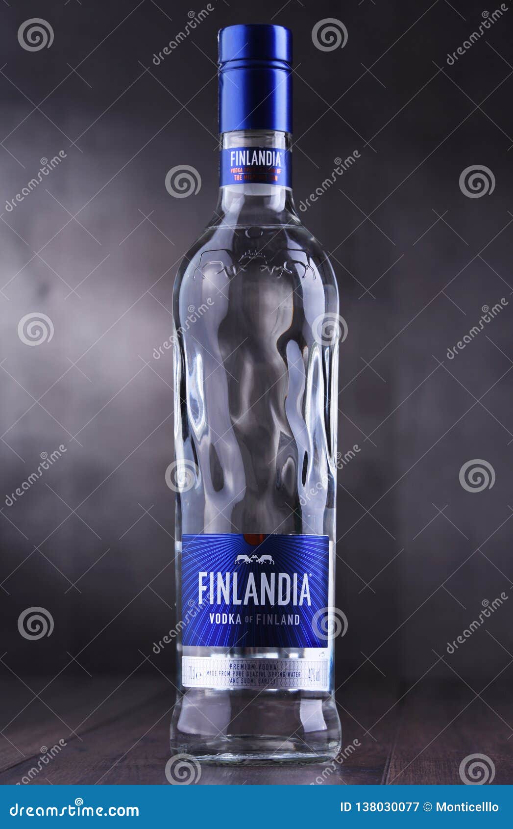 Botella De Vodka De Finlandia Fotografía editorial - Imagen de licor ...