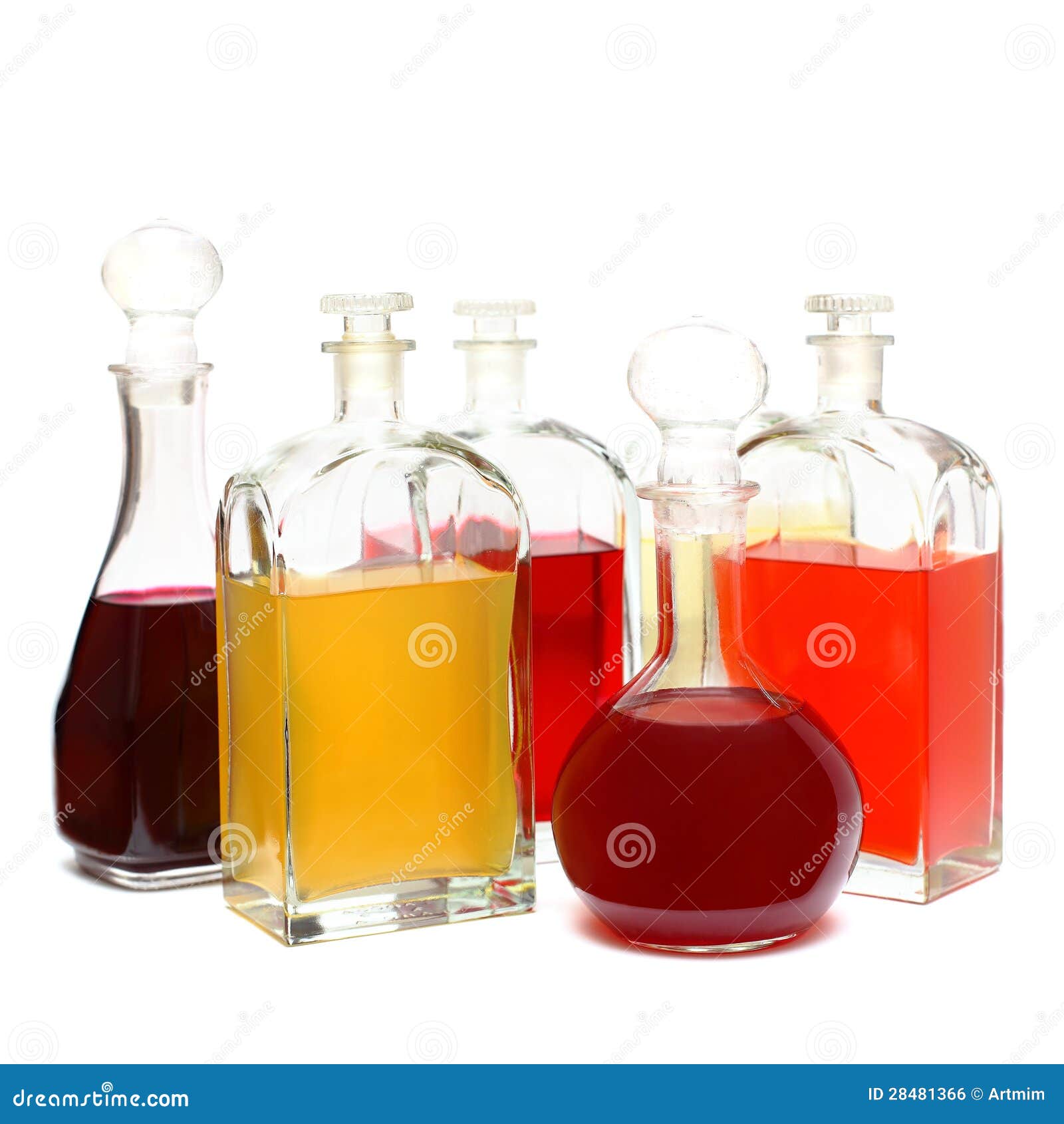 Botella del alcohol foto de archivo. Imagen de cristal - 28481366