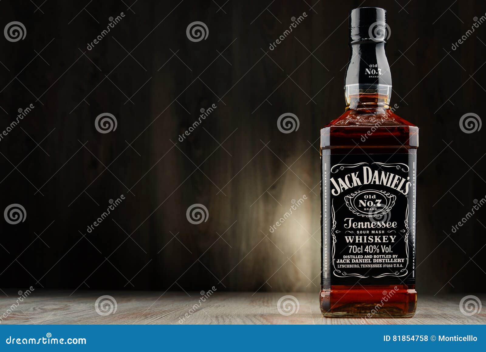 Botella Del Whisky De Jack Daniel Foto de archivo editorial - Imagen de ...
