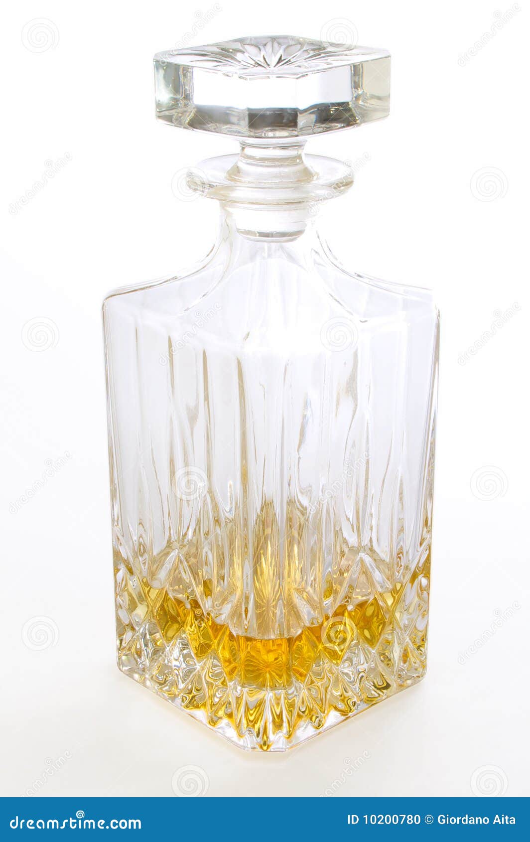 Botella elegante del licor foto de archivo. Imagen de alcohol - 10200780