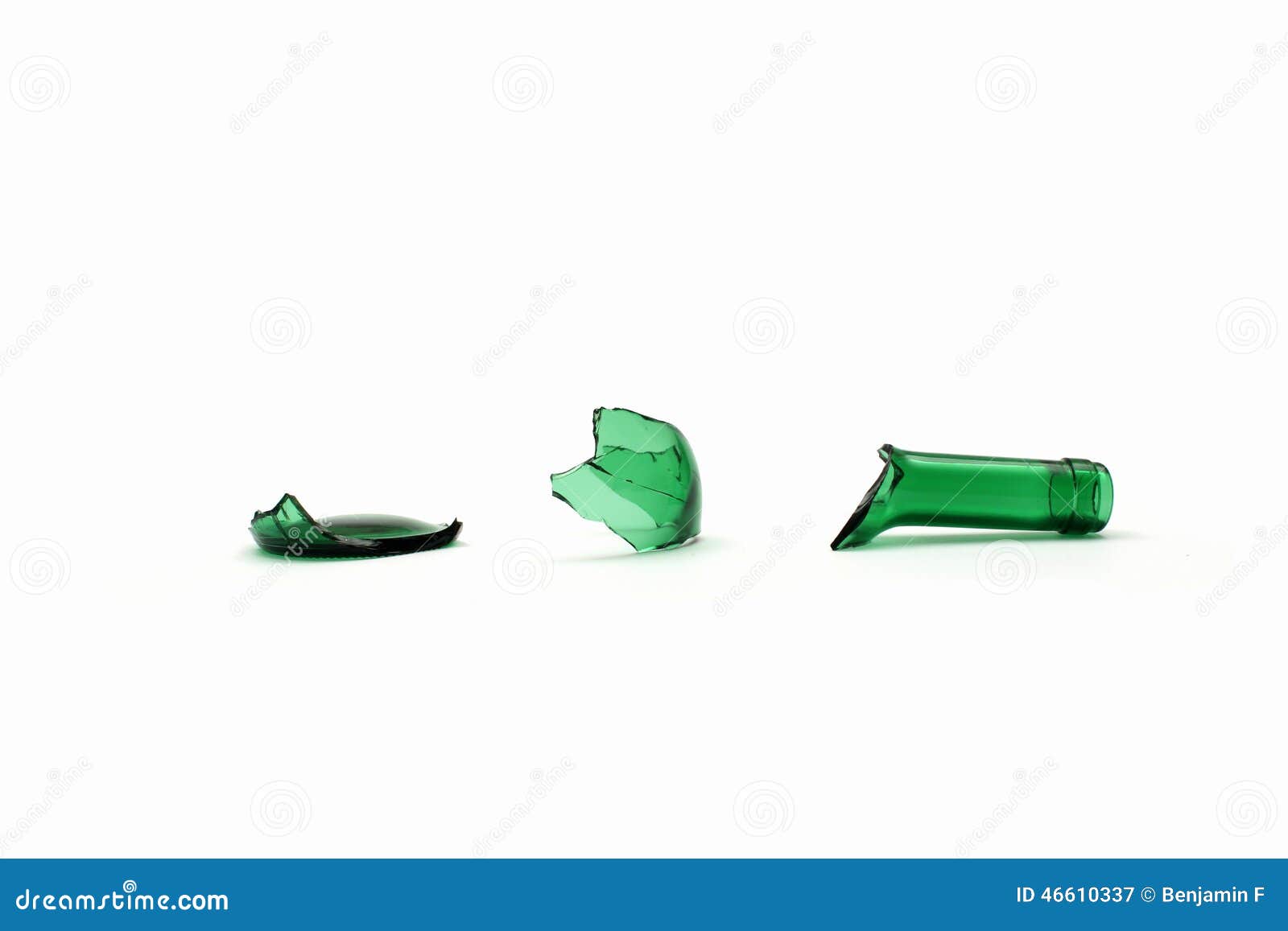 Botella quebrada imagen de archivo. Imagen de pedazos - 46610337