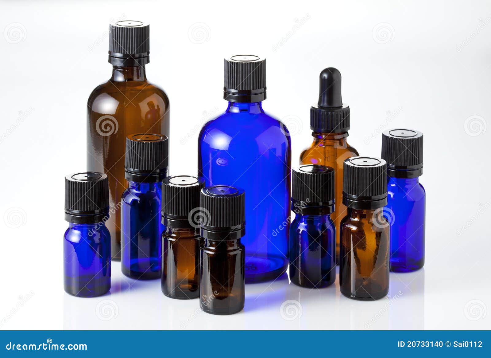 Botellas azules y marrones foto de archivo. Imagen de poco - 20733140