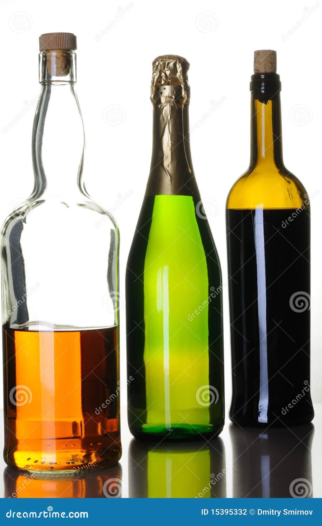Botellas De Bebidas Del Alcohol Fotografía de archivo - Imagen: 15395332