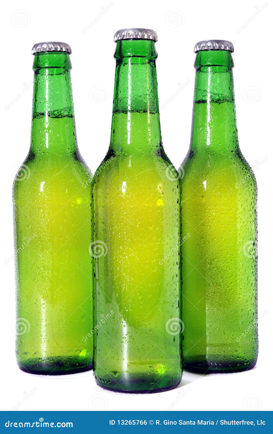 Botellas de cerveza verdes foto de archivo. Imagen de casquillo - 13265766