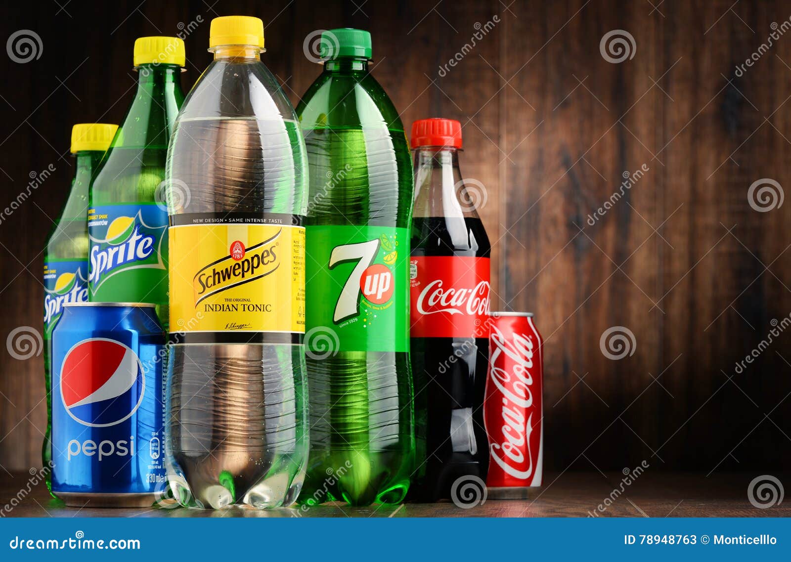 Botellas De Refrescos Globales Clasificados Foto de archivo editorial ...