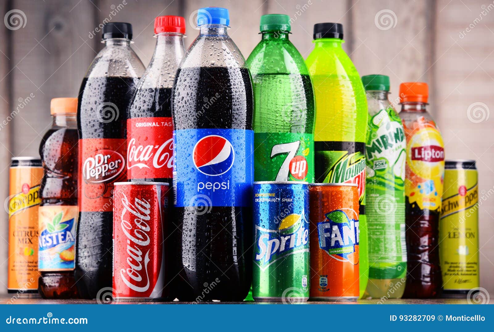 Botellas De Refrescos Globales Clasificados Imagen de archivo editorial ...