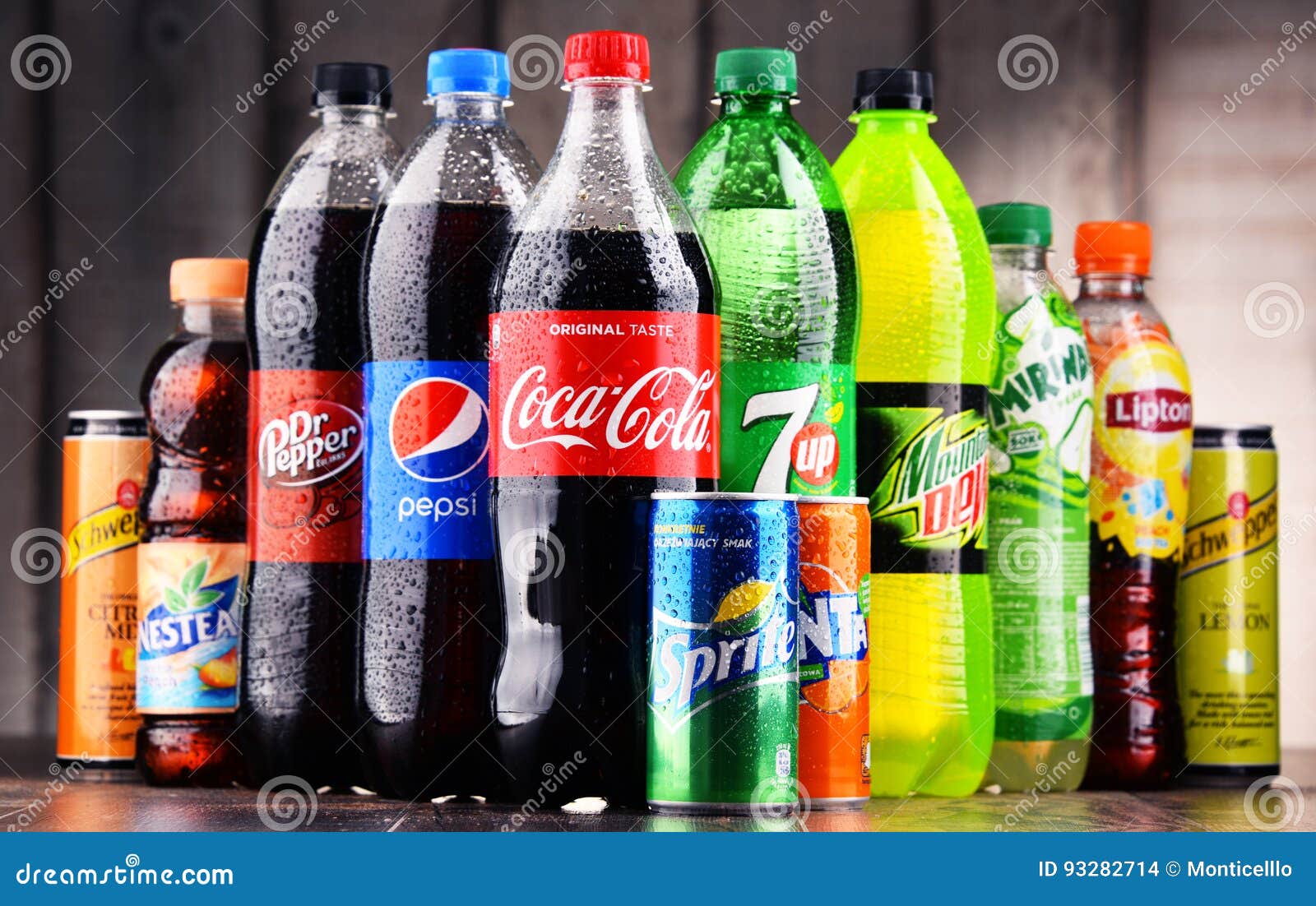 Botellas De Refrescos Globales Clasificados Imagen de archivo editorial ...