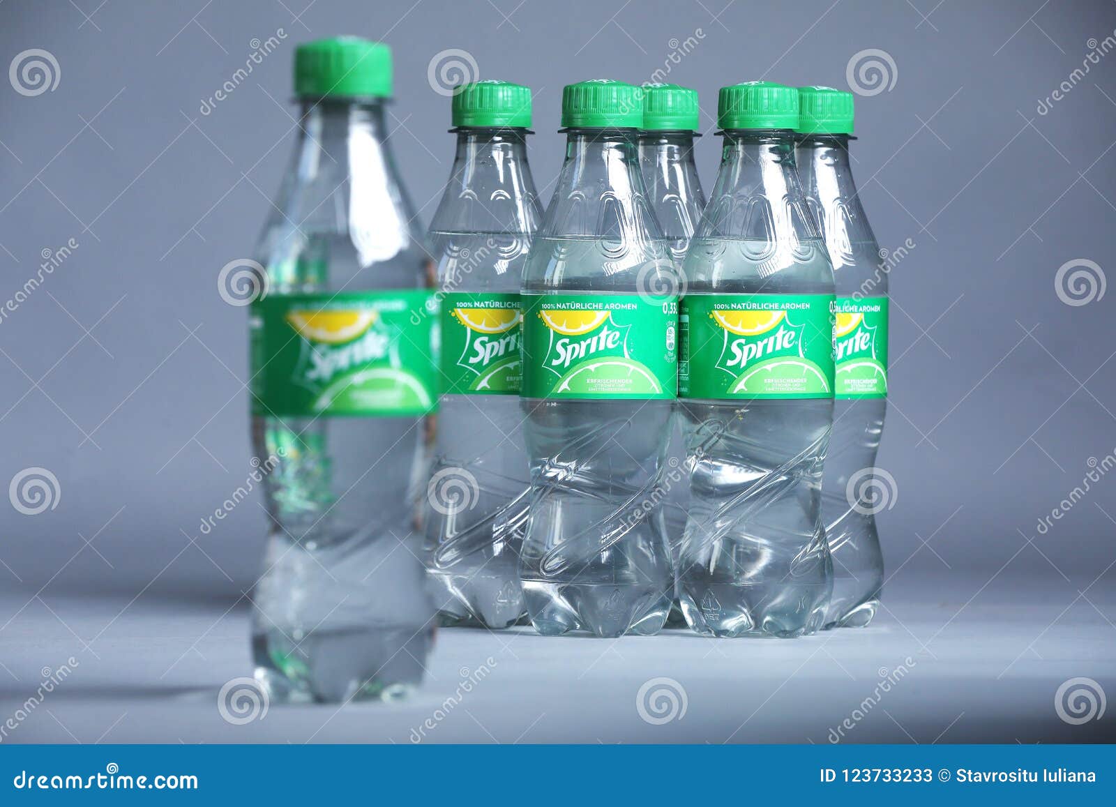Botellas De Sprite De Refrescos Foto de archivo editorial - Imagen de ...