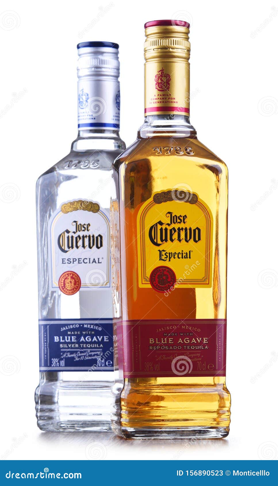 Botellas De Tequila JosÃ© Cuervo Aisladas En Blanco Foto de archivo ...