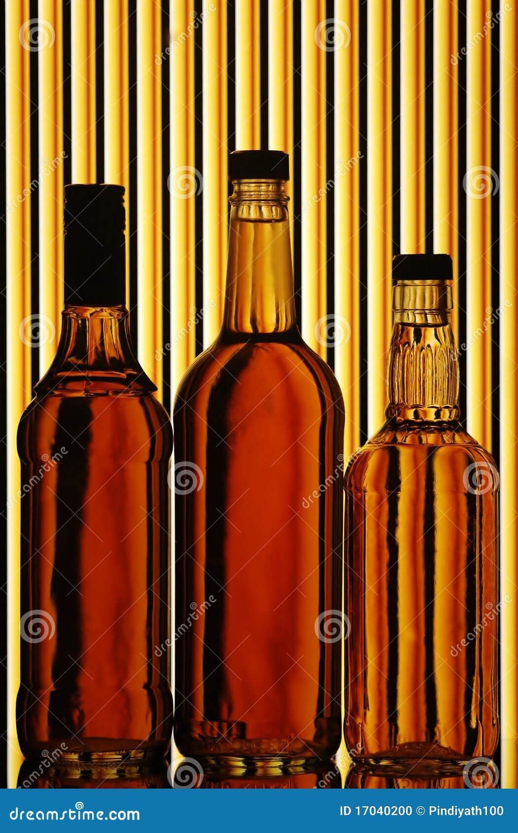 Botellas de whisky foto de archivo. Imagen de botellas - 17040200