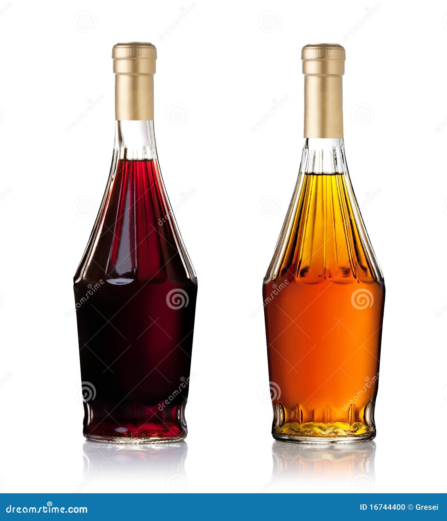 Botellas del brandy foto de archivo. Imagen de aislado - 16744400