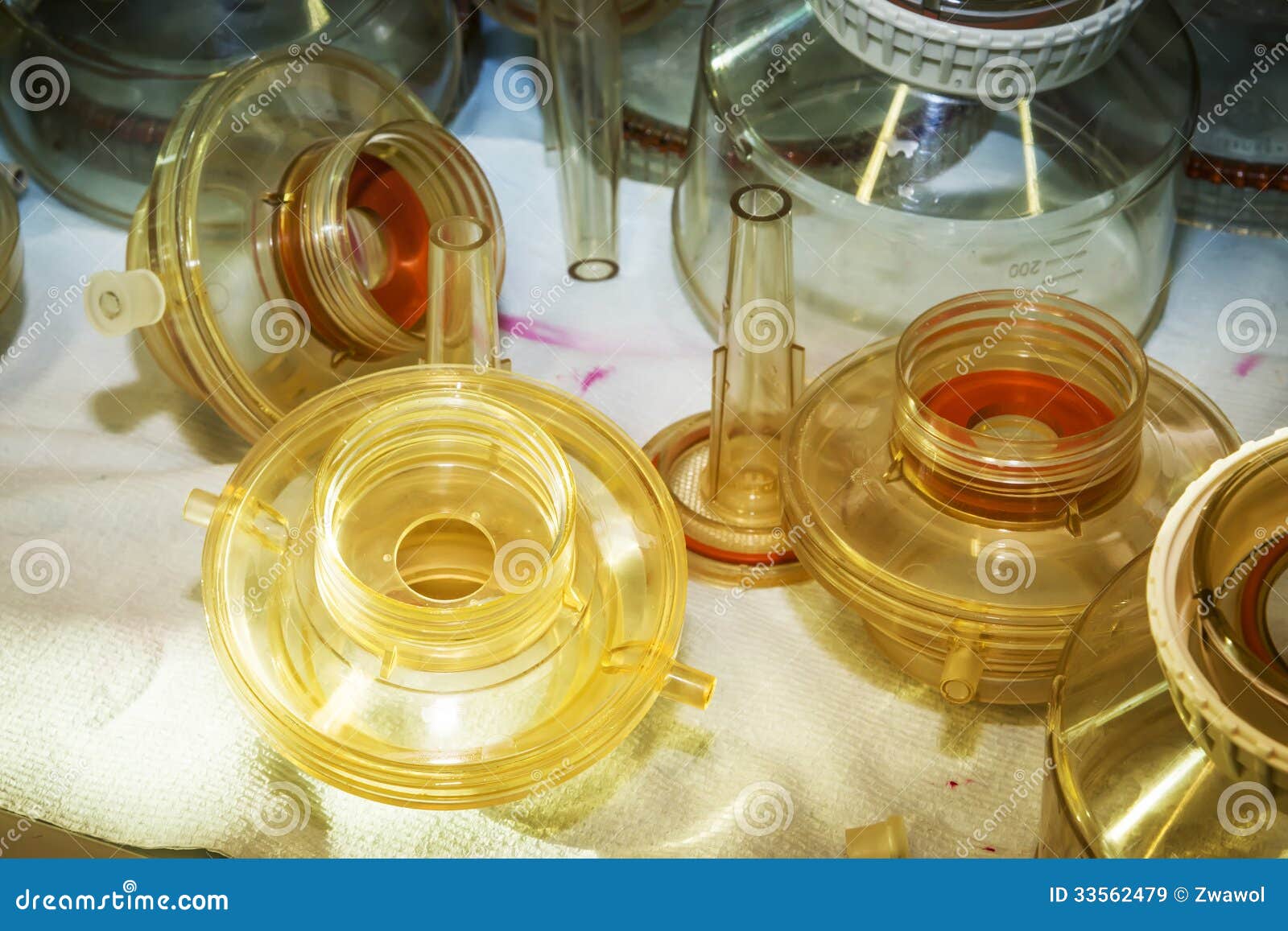 Botellas Usadas De La Química Imagen de archivo - Imagen de prueba ...