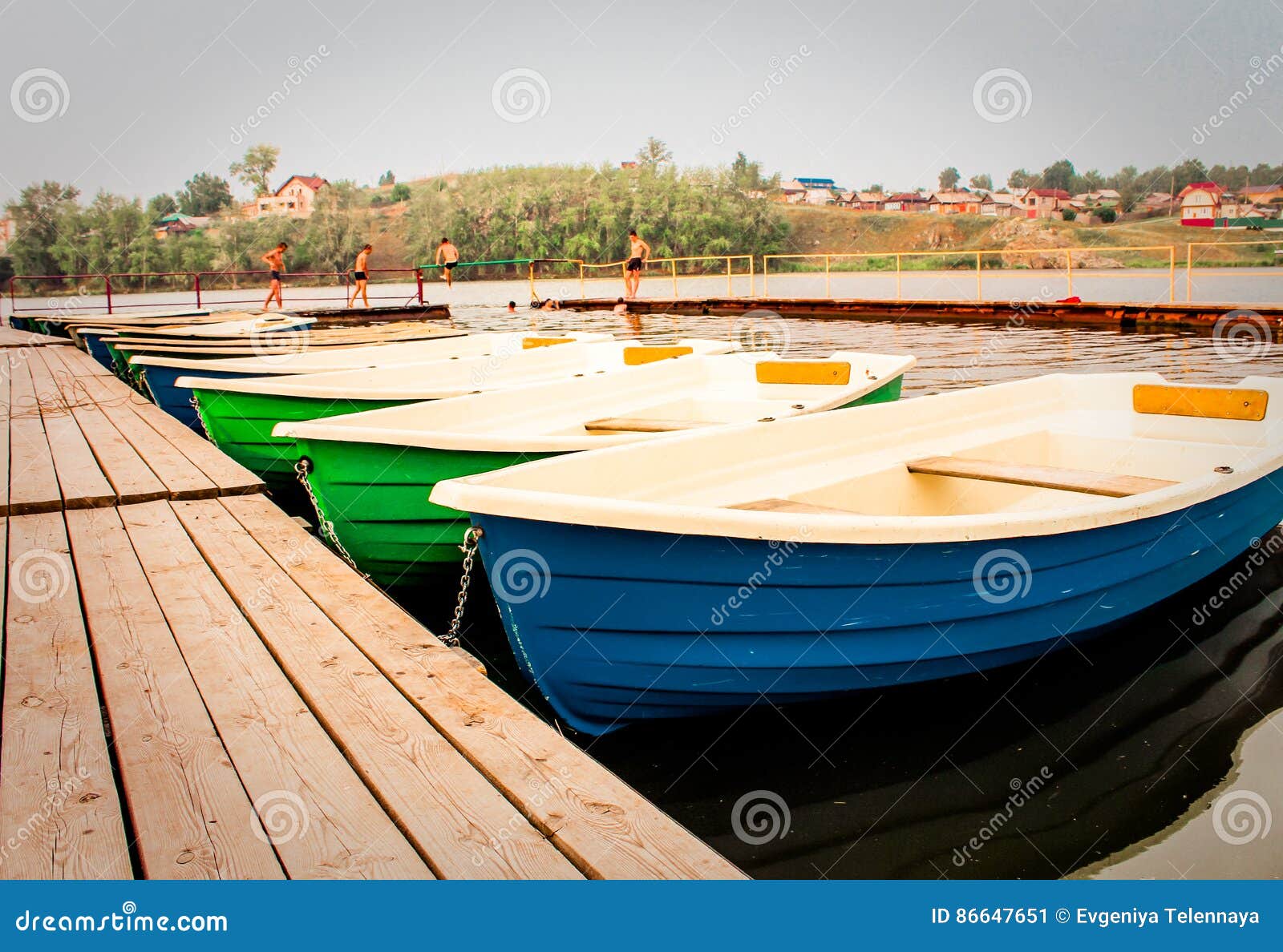 Boten redactionele foto. Image of blauw, helder, klein - 86647651