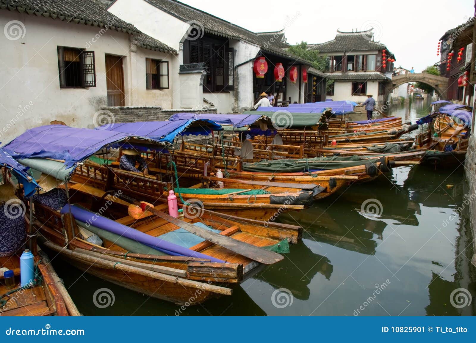 Boten in Waterstad in China Stock Afbeelding - Image of vreedzaam ...