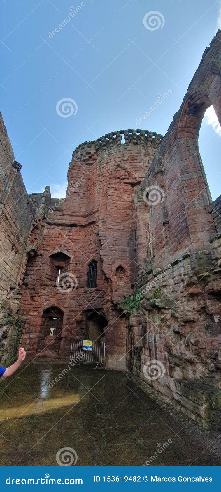 Bothwell Castle stock photo. Image of scenic, outdoor - 153619482