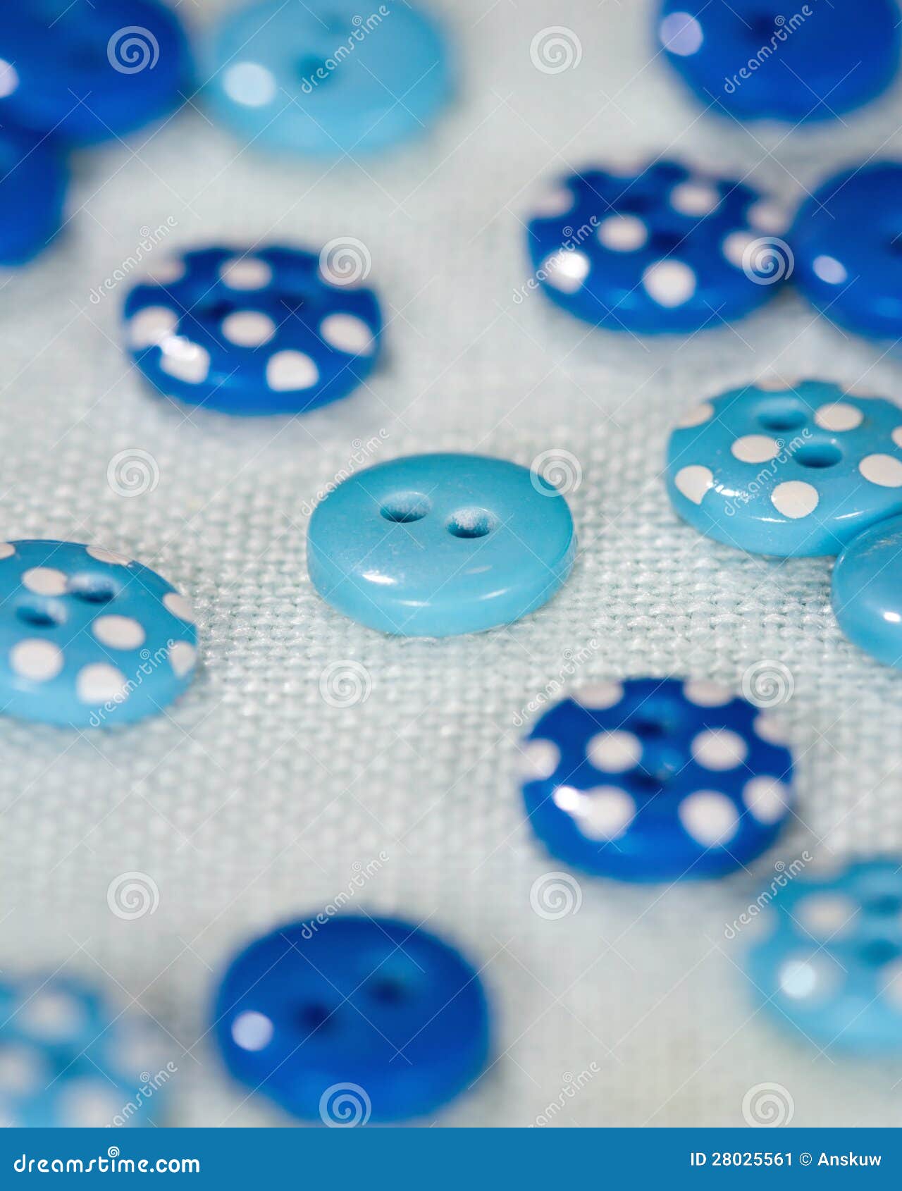 Botones Azules En La Tela De Lino Imagen de archivo - Imagen de tela ...