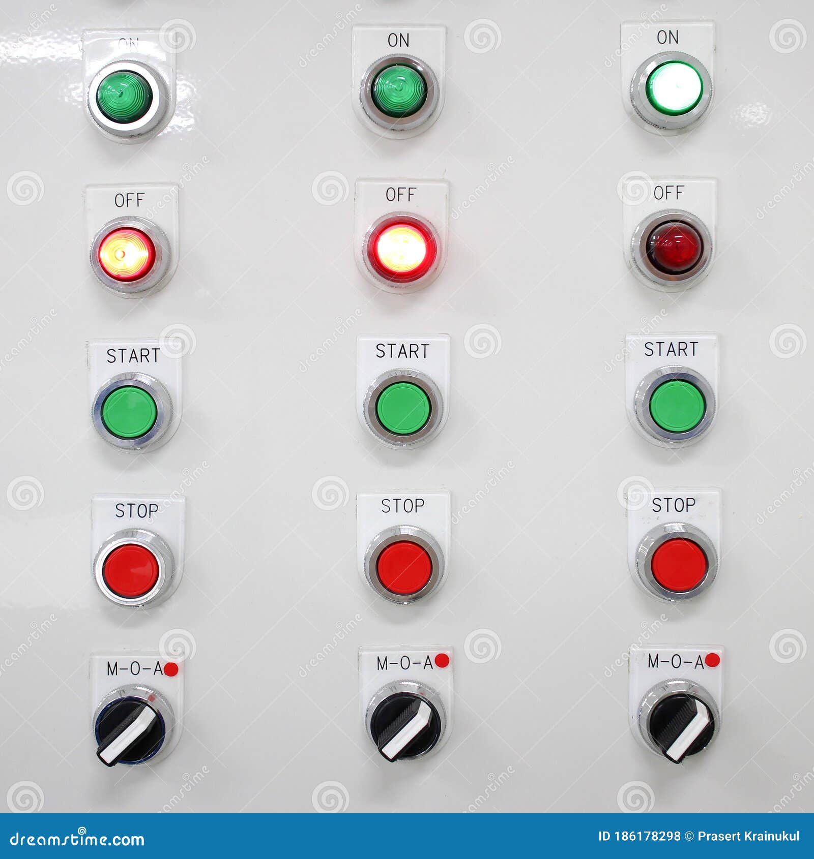 Botones En El Panel De Control Sobre Fondo Blanco Foto de archivo ...