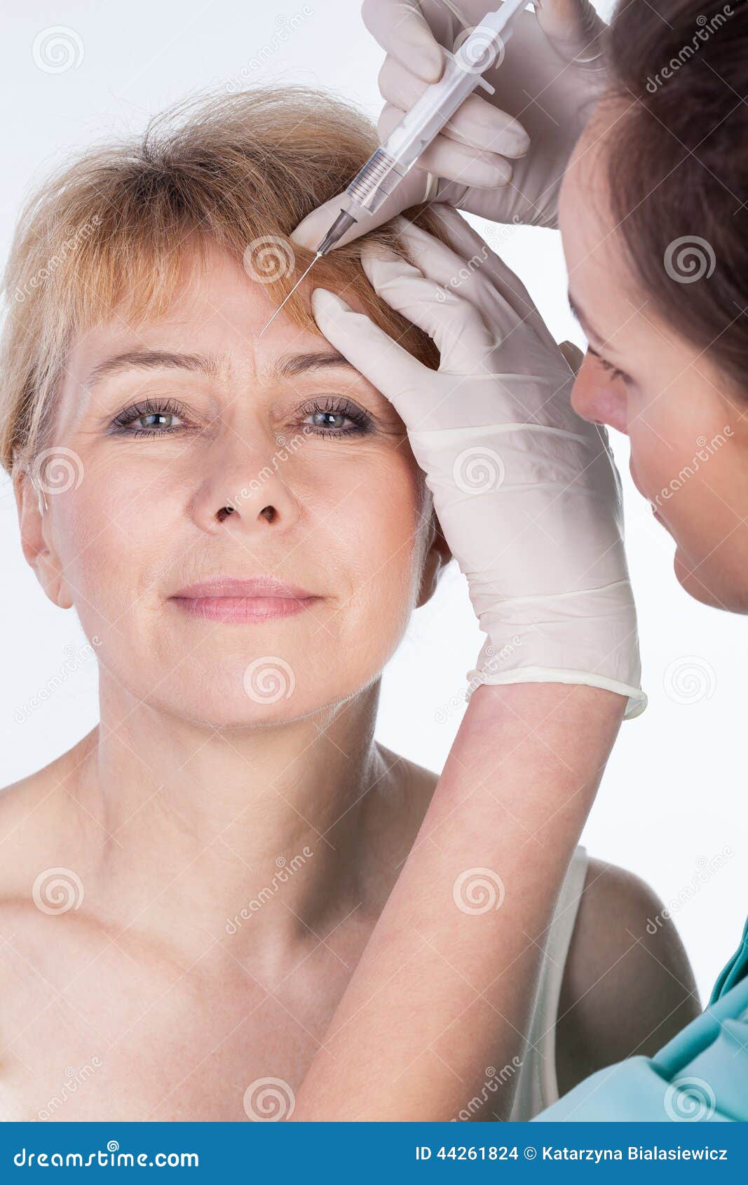 Botox Ha Iniettato in Una Fronte Fotografia Stock - Immagine di ...