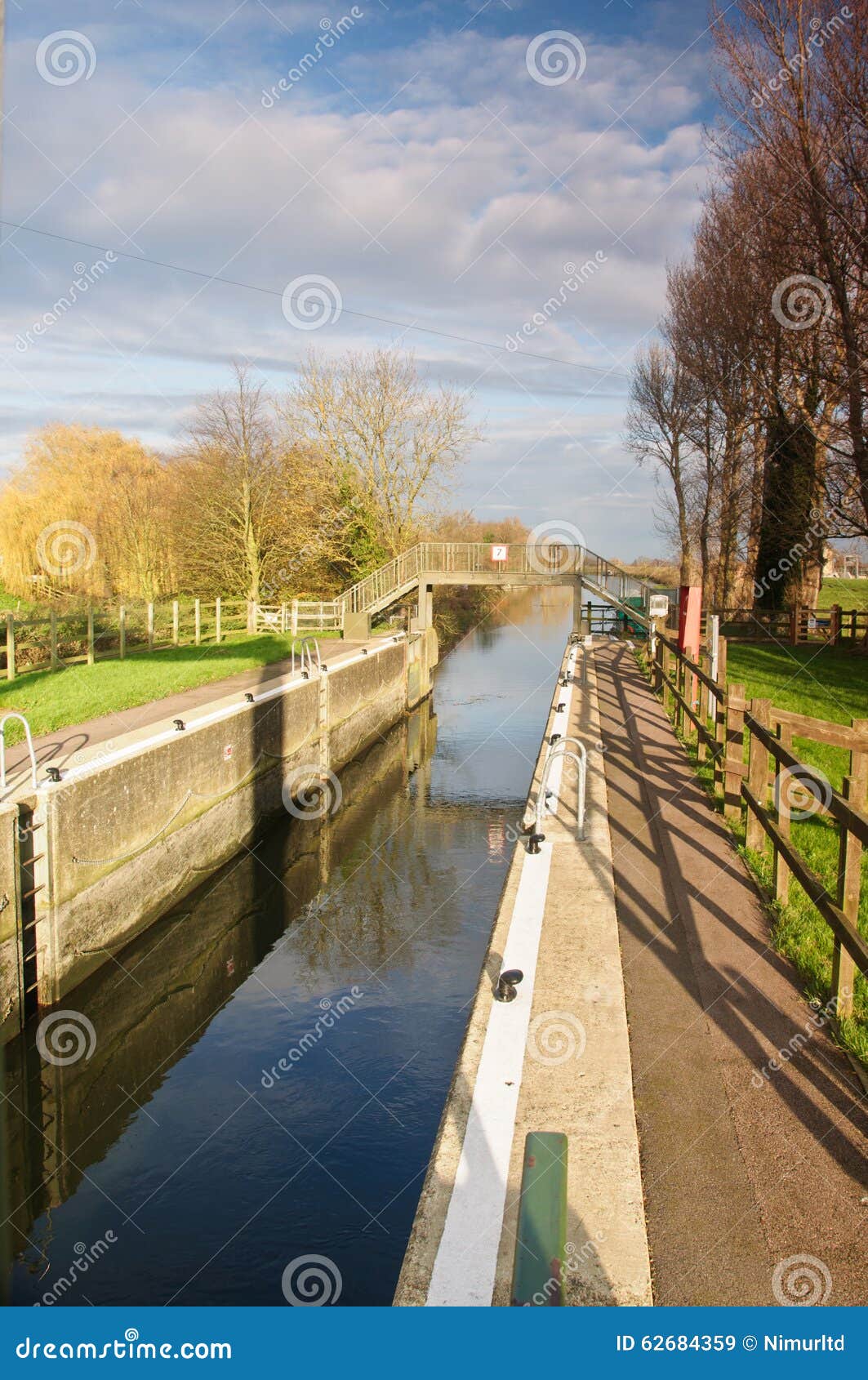 Bottisham Lock, River Cam, Cambridgeshire Stock Image - Image of boats ...