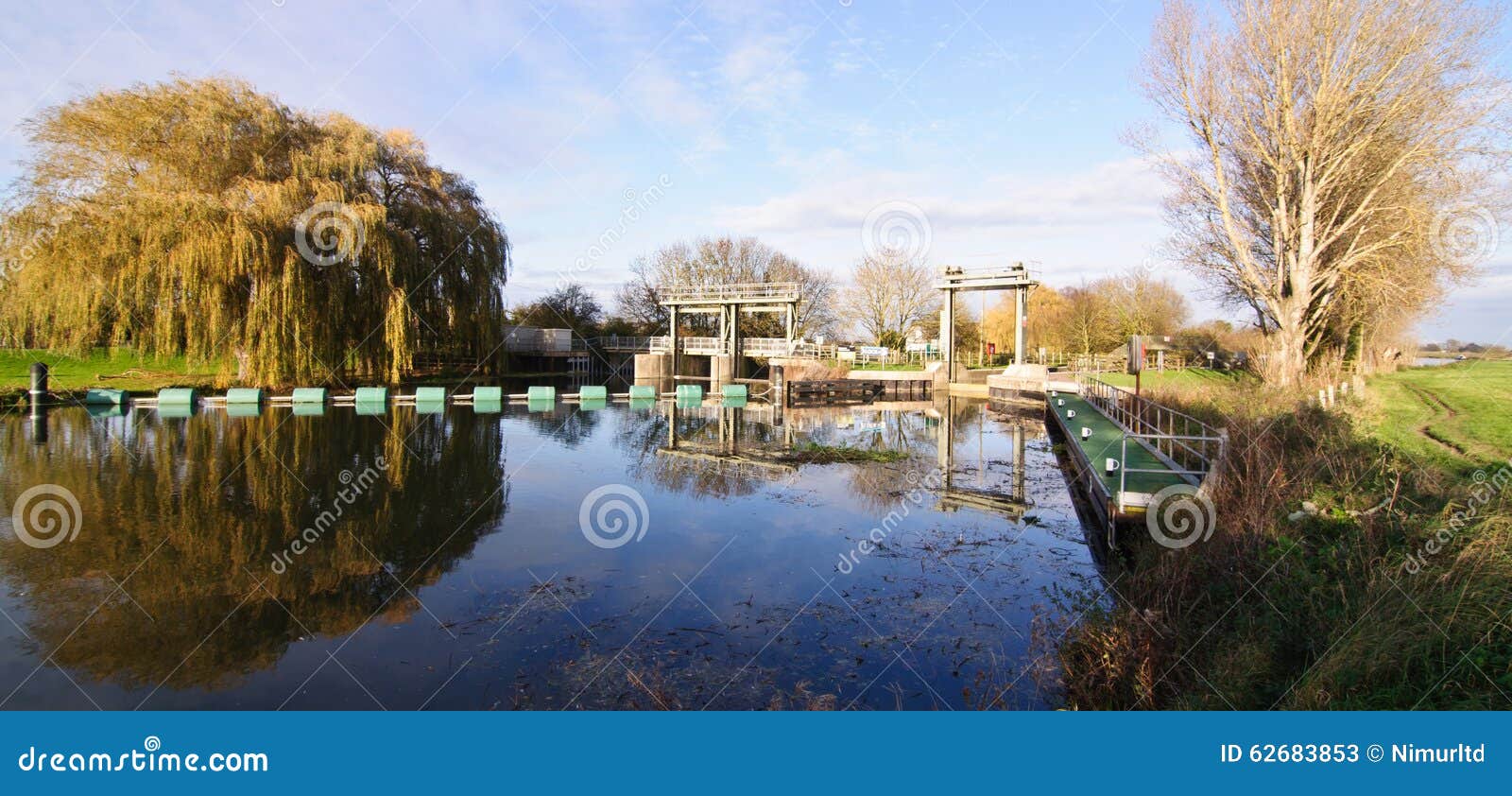 Bottisham Lock, River Cam stock image. Image of willow - 62683853