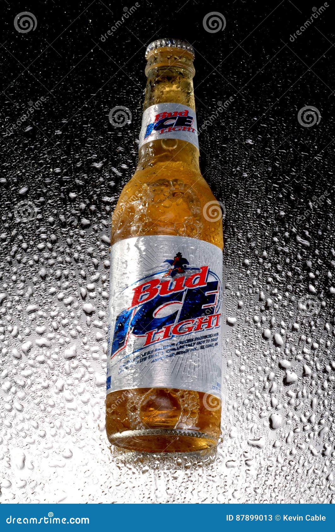 Bottle of bud ice beer editorial stock photo. Image of alcohol - 87899013