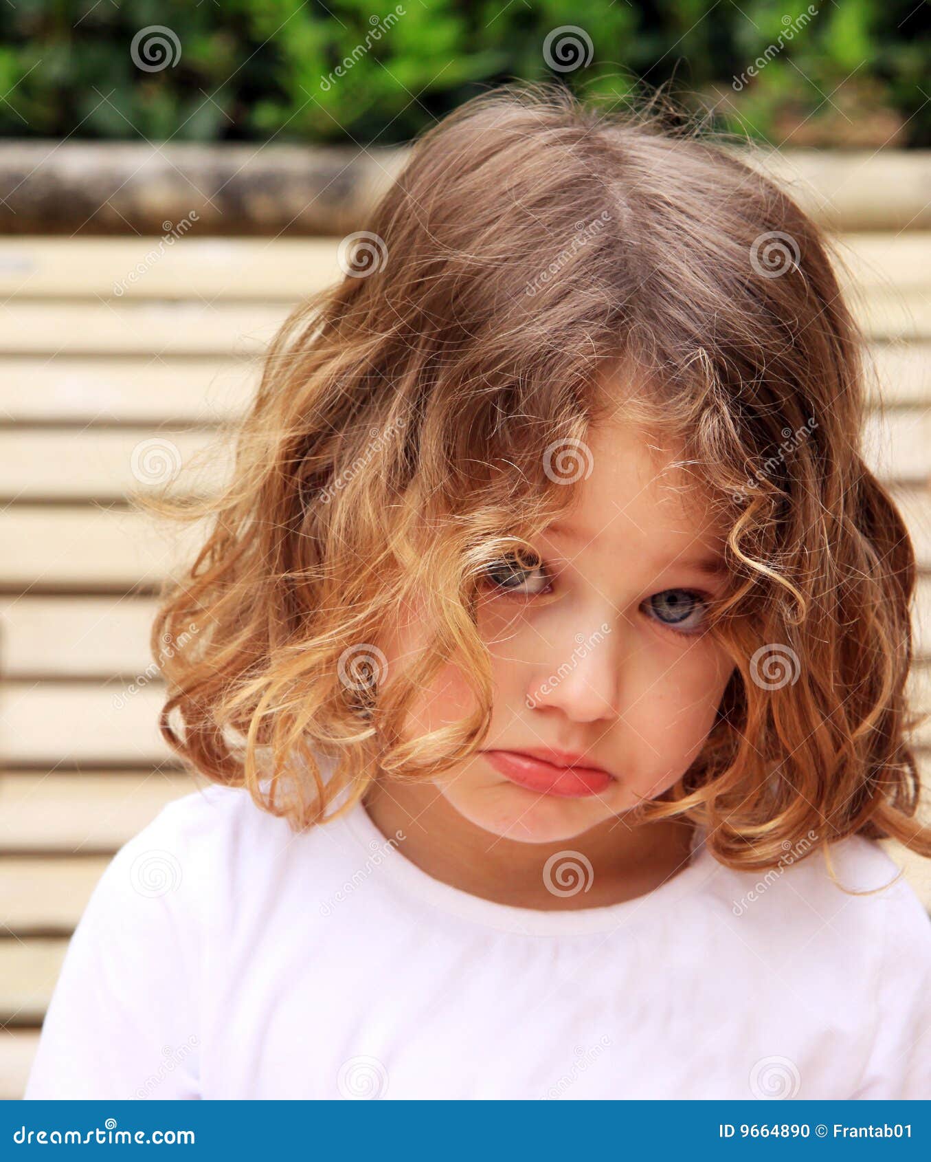 Bouder photo stock. Image du abandonné, crainte, gêné - 9664890