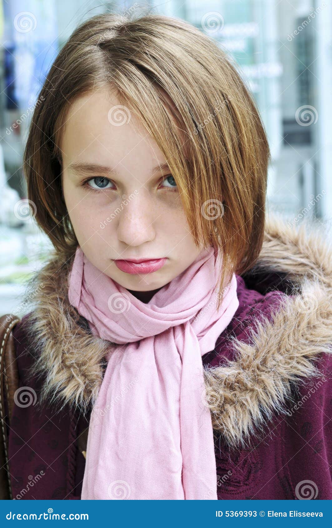 Bouder d'adolescente image stock. Image du expression - 5369393