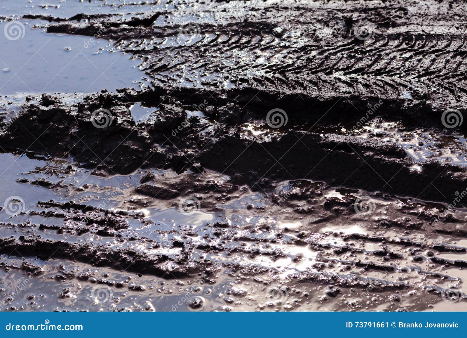 Boue Sur Le Chantier De Construction Image stock - Image du côte, plage ...