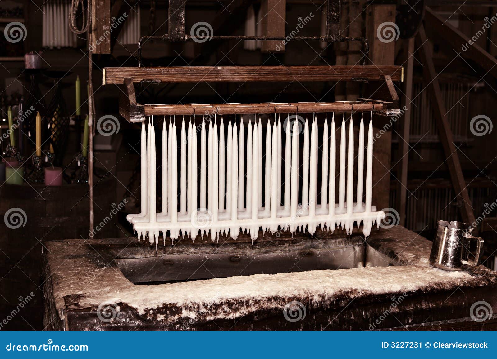 Bougie effectuant l'usine image stock. Image du affaires - 3227231